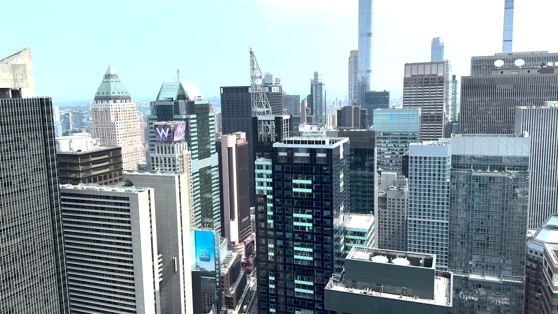 See it! Ozmo the robot makes window cleaning debut on 45-foot ...