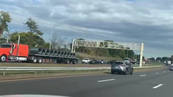 Crash slows traffic on I-91 South in North Haven – WTNH.com