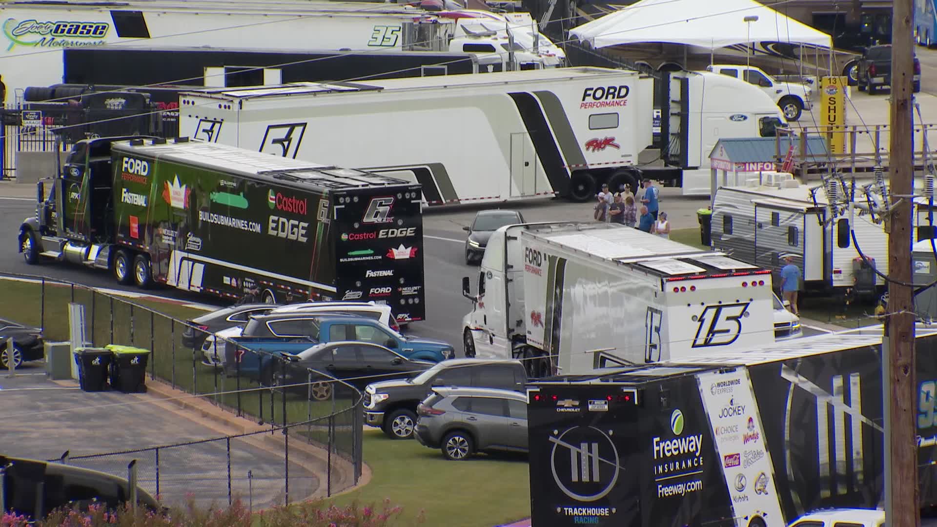Atlanta Braves host ‘NASCAR night;’ fans arrive at speedway ahead of ...